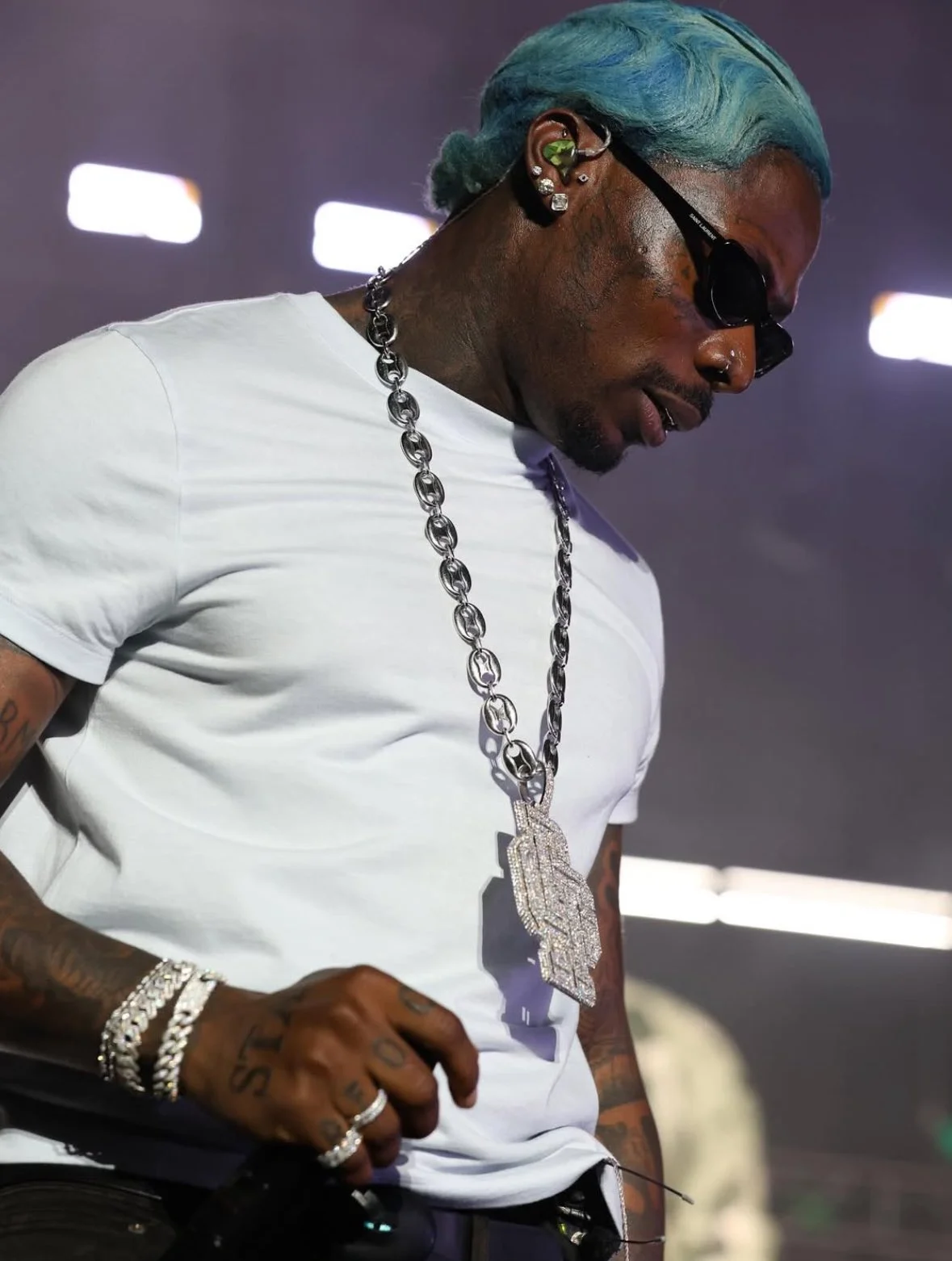 Nigeria - Asake Turns Heads with Bold New Look: Fans React | Nigerian ...