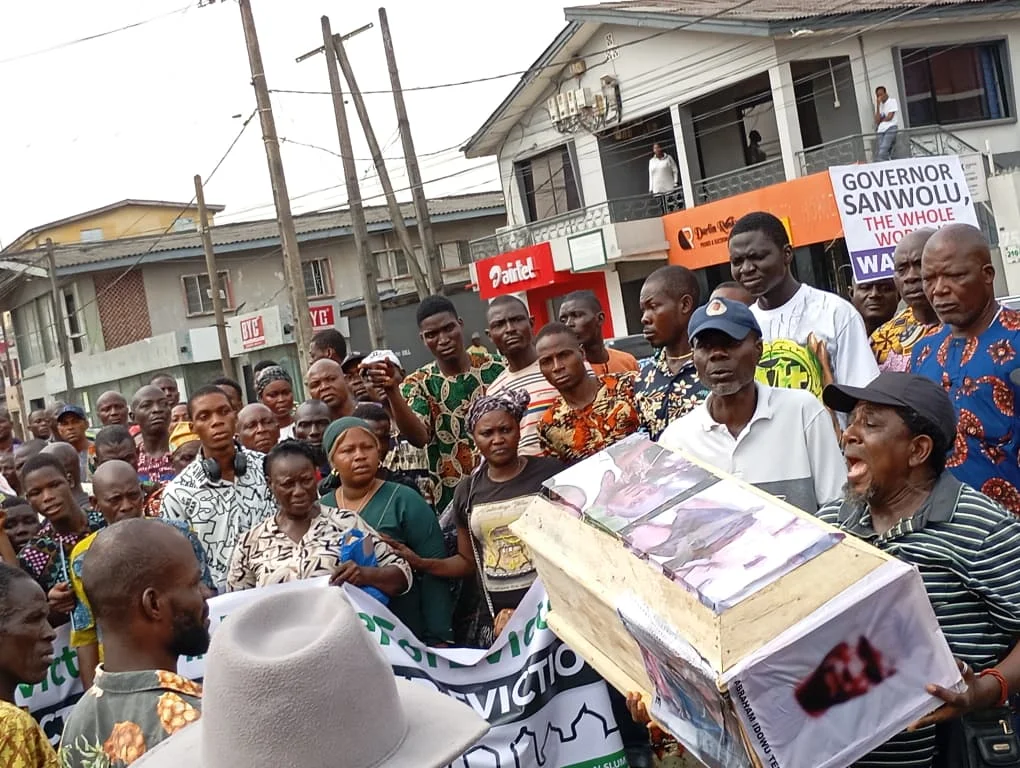 Nigeria - [PHOTOS] Lagos Residents Present Coffin to Governor Sanwo-Olu ...