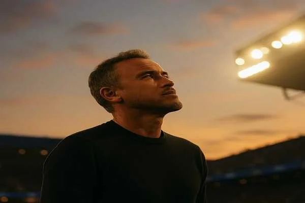 Europe - PSG 5–4 Bayern: Luis Enrique Jokes with Kompany After UCL Semi ...