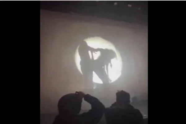 Nigeria - [VIDEO] Man Watches in Despair and Dejection as Singer Omah ...